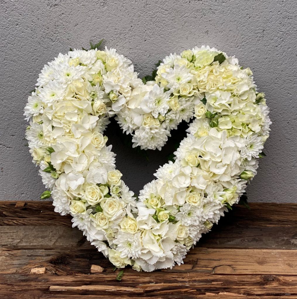 Åpent hjerte hvitt og grønt - Blomster Oasen